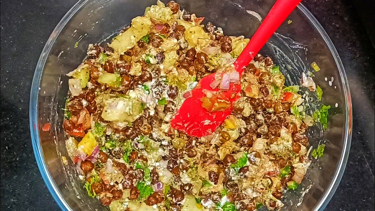 Aloo Aur Kale Chane Ka Chaat | Protein-Rich and Tasty Chaat Recipe ...