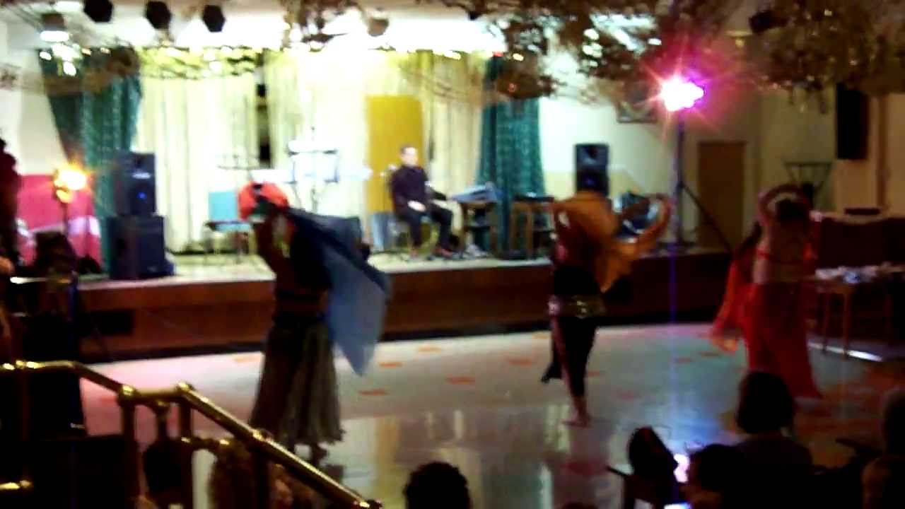 Egyptian Belly Dance Hafla 2009 Veil Dance: Raks L'Kawaafel - YouTube