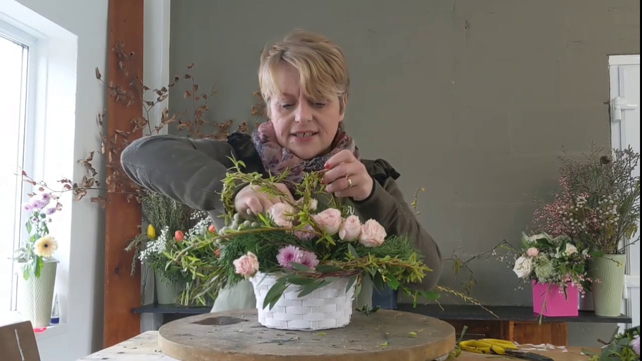 How to Make a Contemporary Floral Posy Design Tutorial - YouTube