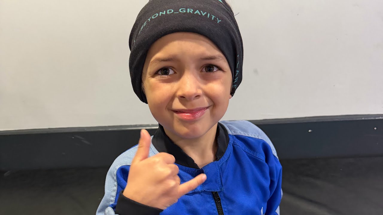 “Seven-Year-Old oscar Learning Backfly in Indoor Skydiving! - YouTube