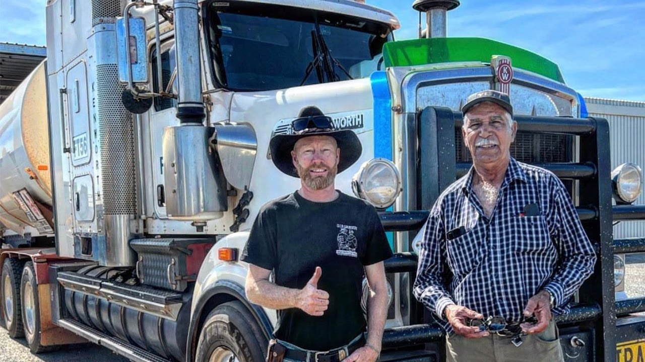 ROAD TRAIN WALKAROUND WITH RICHARD - YouTube