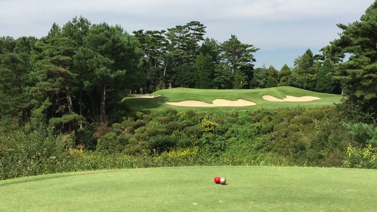 Hirono GC- playing the famous par 3 fifth hole - YouTube