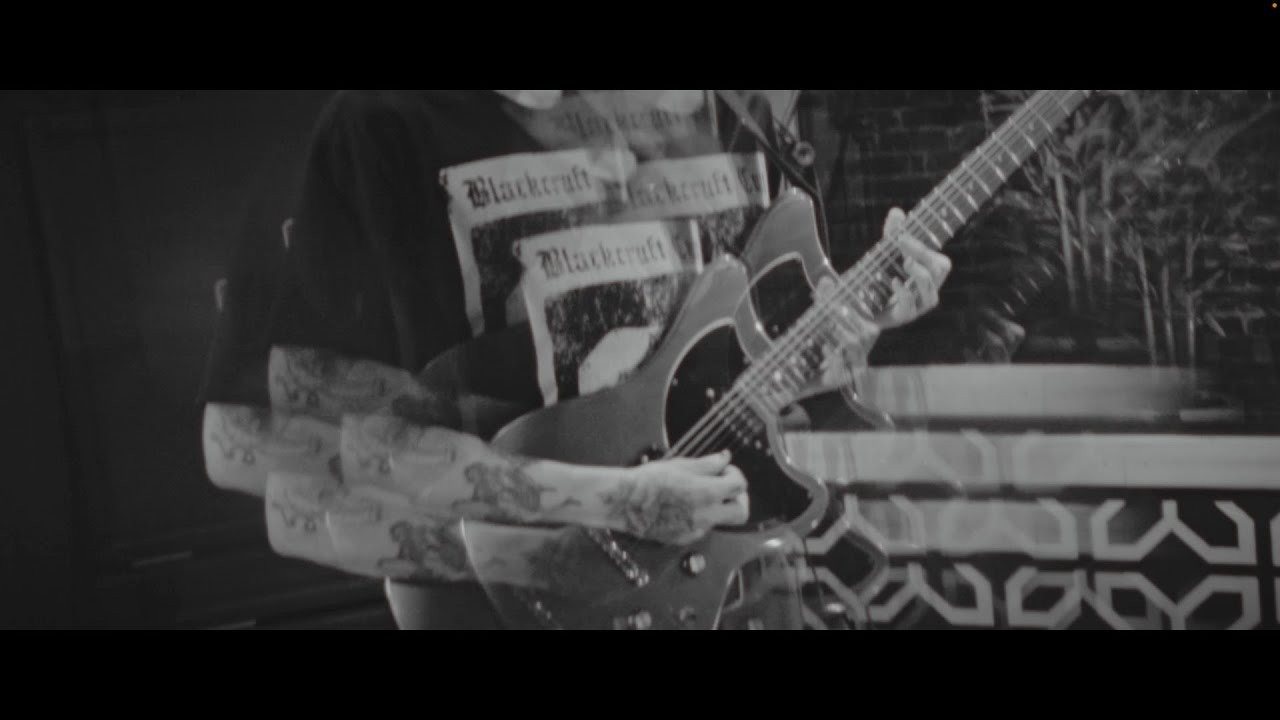 chvvv - "Delay 2" live at acustica studios - YouTube