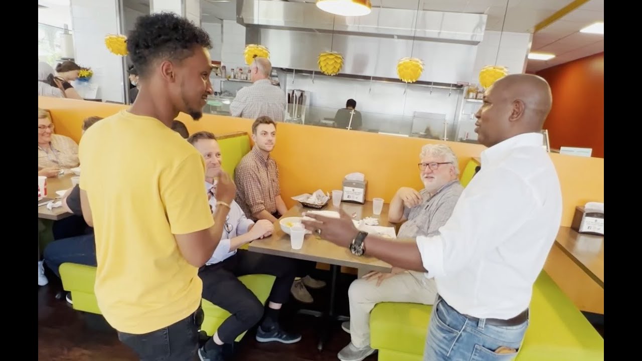 Ganacsi guulaystay qof Somali ah uu leeyahay USA||A successful business ...