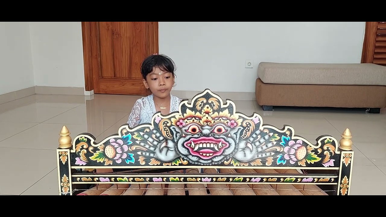 Rindik, a Traditional Balinese Instrument - YouTube