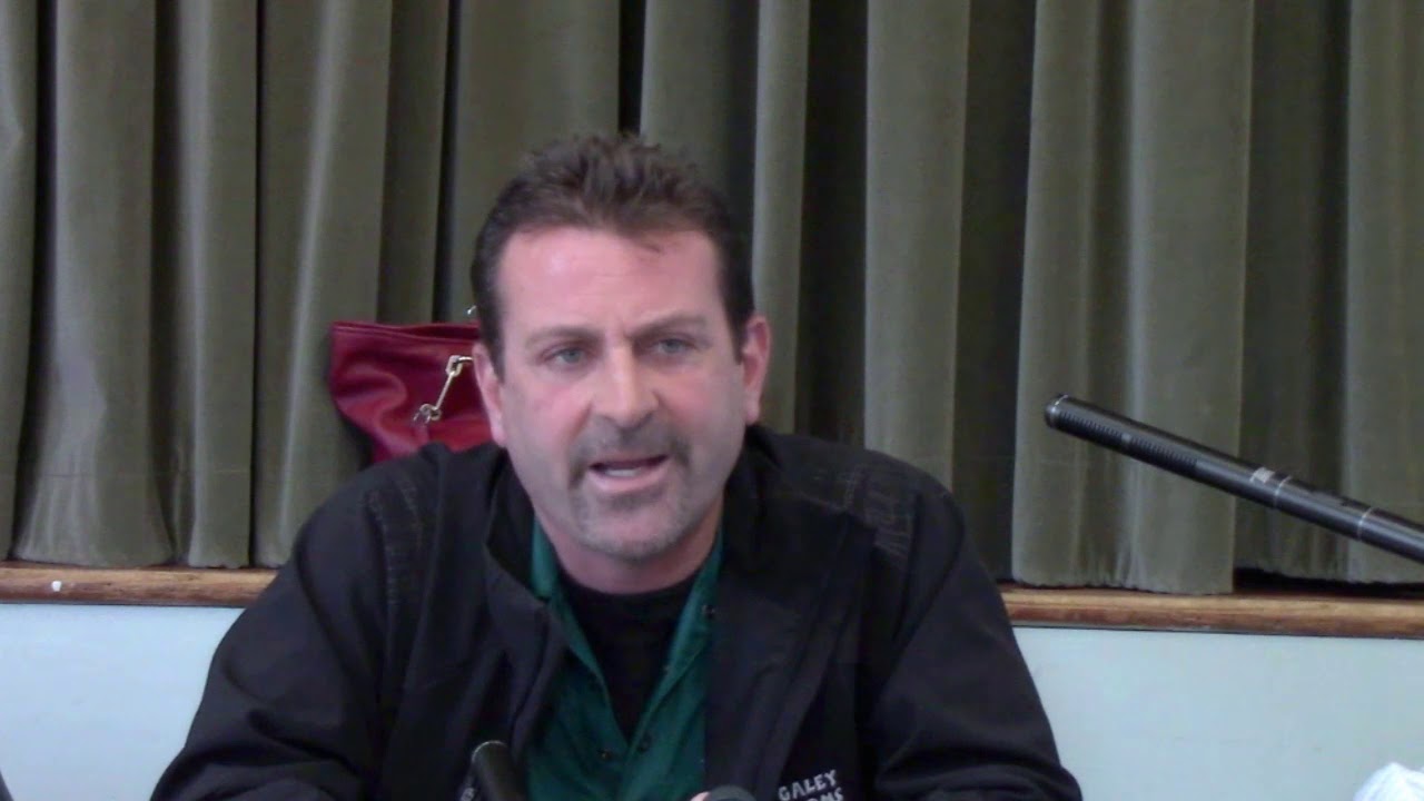 Rob Galey -telling stories after school - YouTube