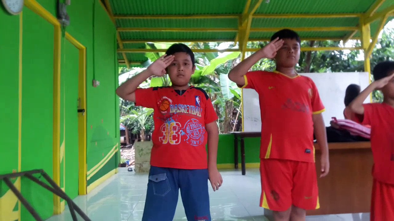 Mannequin Challenge FunHouse kids - YouTube