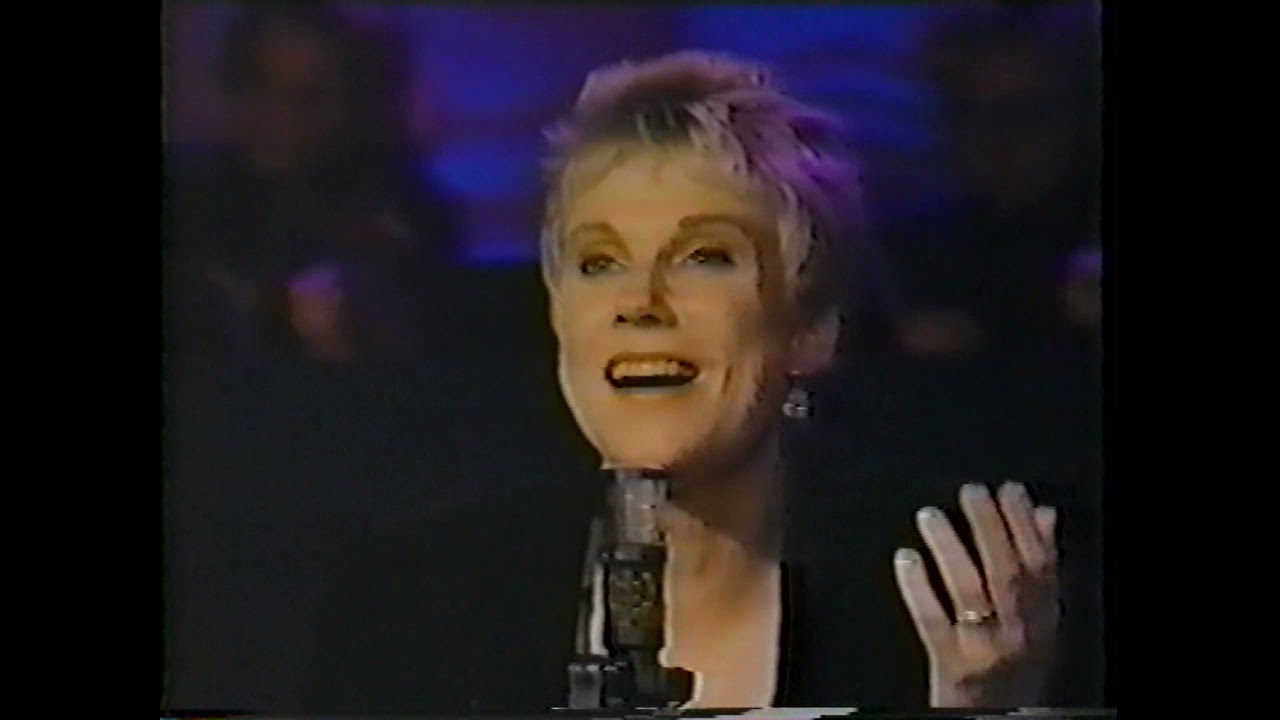 Anne Murray - Teach Me Tonight - "Live" - YouTube