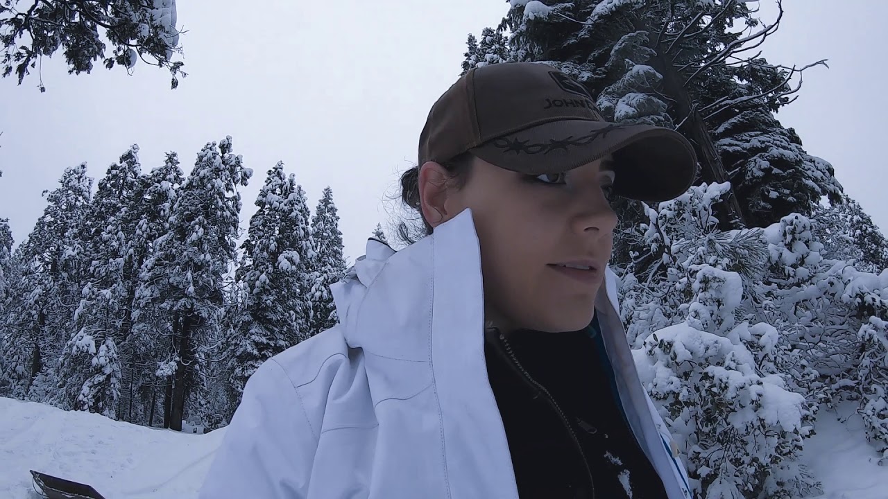 Destinee's First Snow Trip On Christmas - YouTube