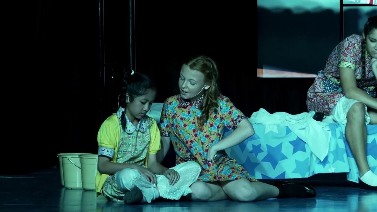 Annie 2017 - YouTube