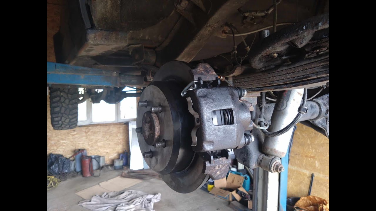 Jeep Cherokee: Rear Disc Brake Swap - XJ/ZJ - YouTube