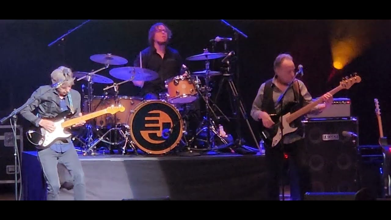 G3 Reunion Tour - Eric Johnson - Land of 1000 Dances/Righteous ...
