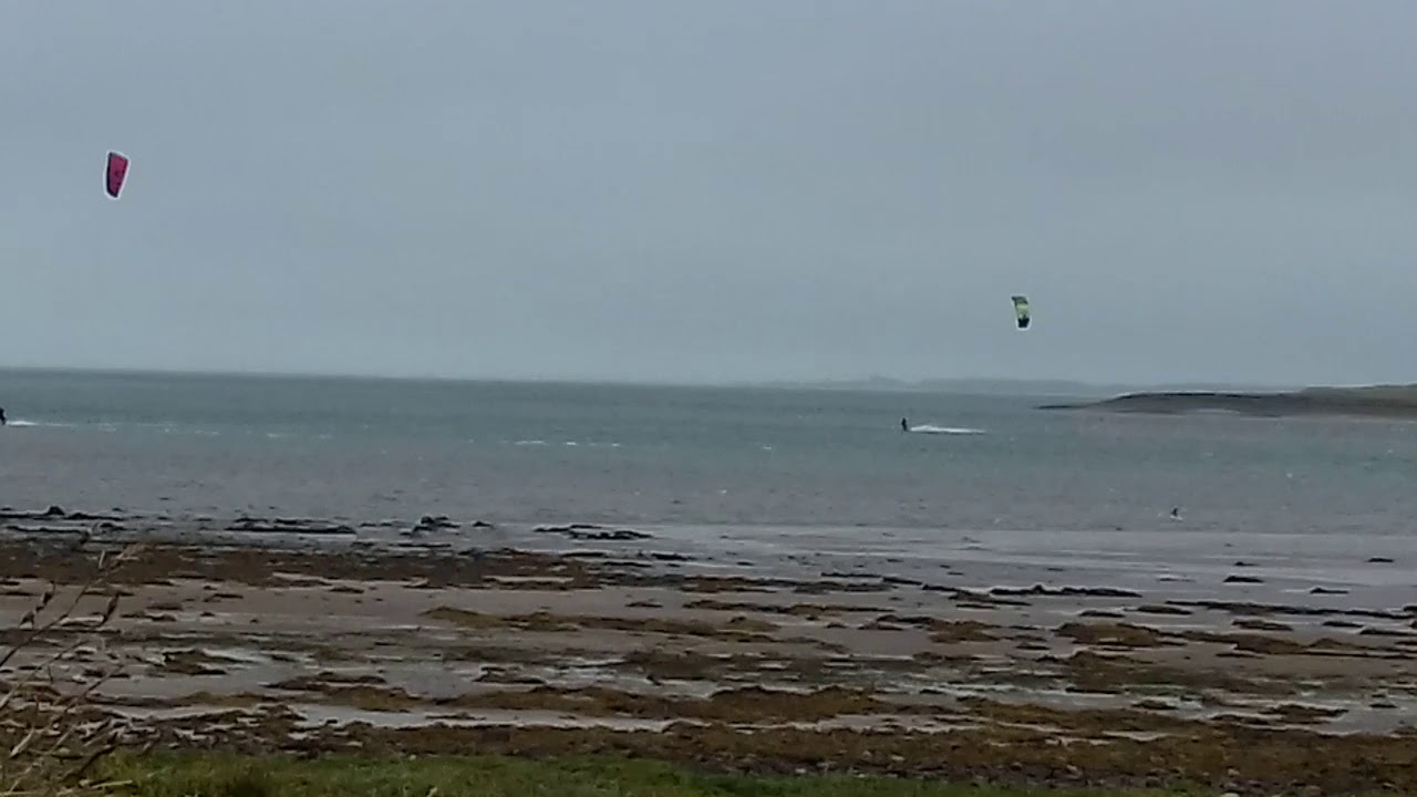 Syrffio Barcud Y Foryd, Kitesurfing Caernarfon - YouTube