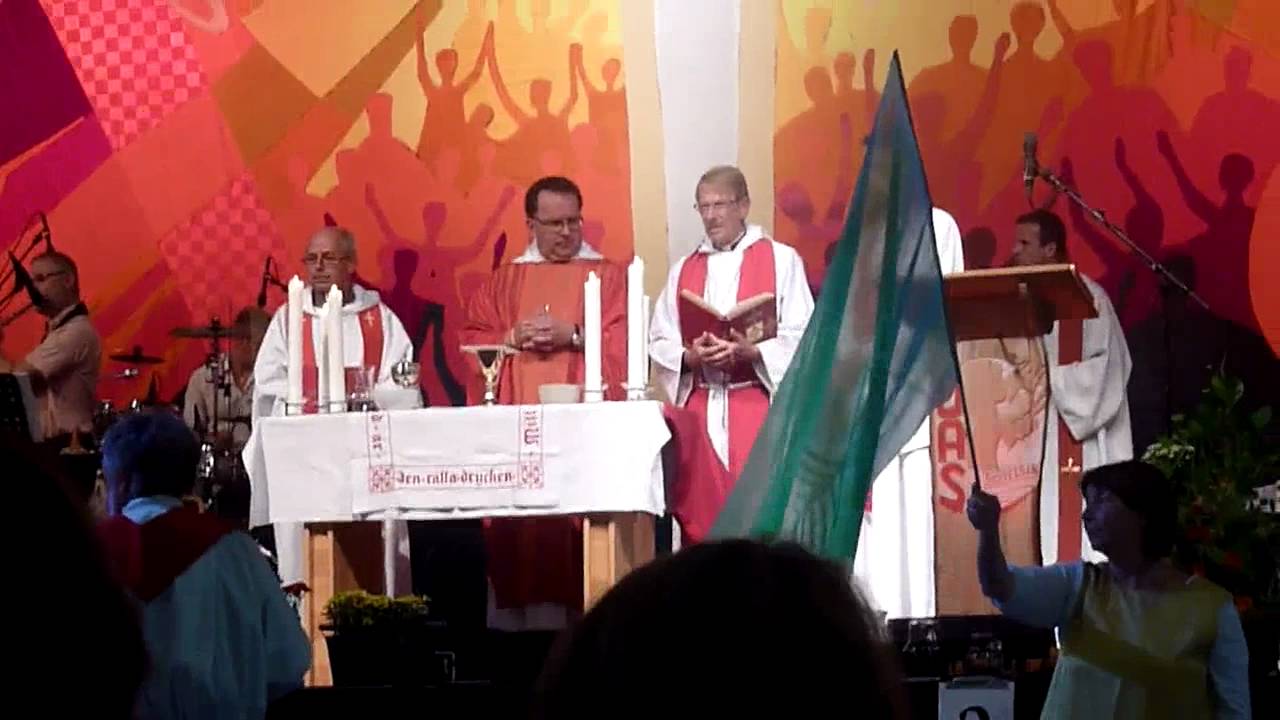 Lutheran Charismatic high mass - Offertory and first part of the ...