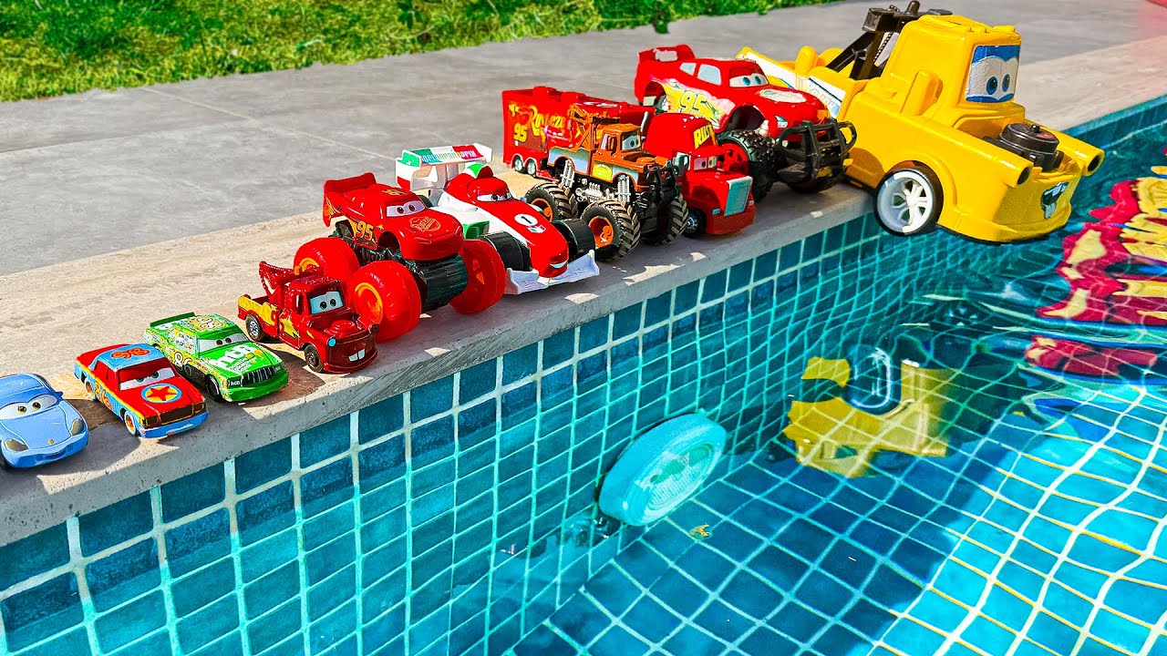 Disney Pixar Cars falling into deep pool, Lightning McQueen, Tow Mater ...