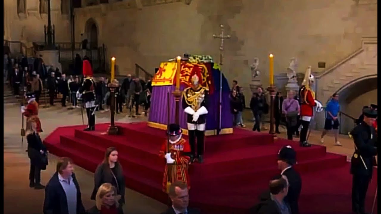 Queen Elizabeth II Lying in State - Westminster Hall London (Paying My ...