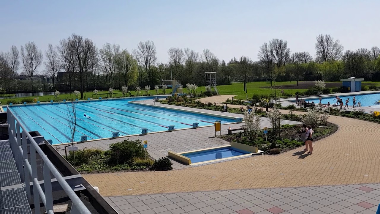 Zwembad De Waterdam te Volendam - YouTube