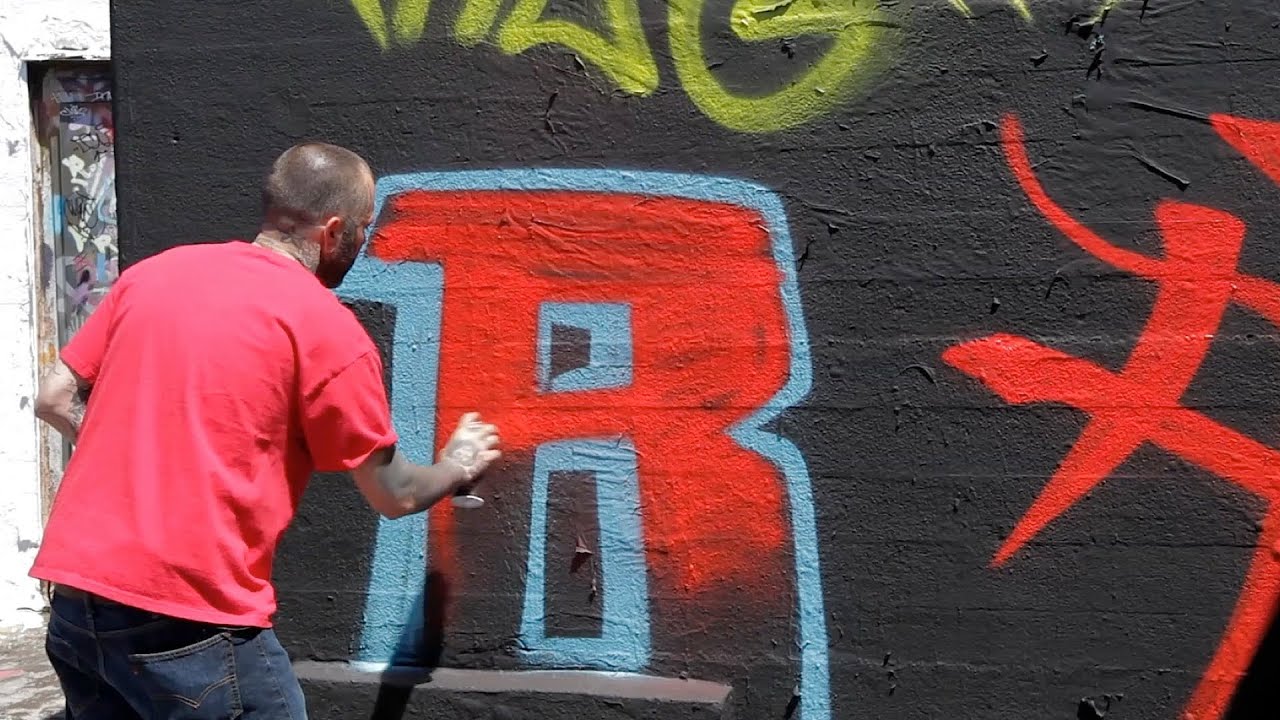 How to Do Billboard-Style Graffiti | Graffiti Art - YouTube