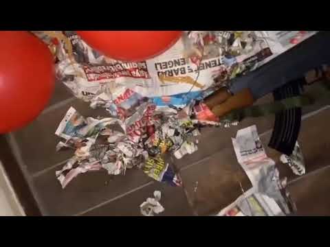 Sevgilisine doğum gününde keleş hediye alan adam