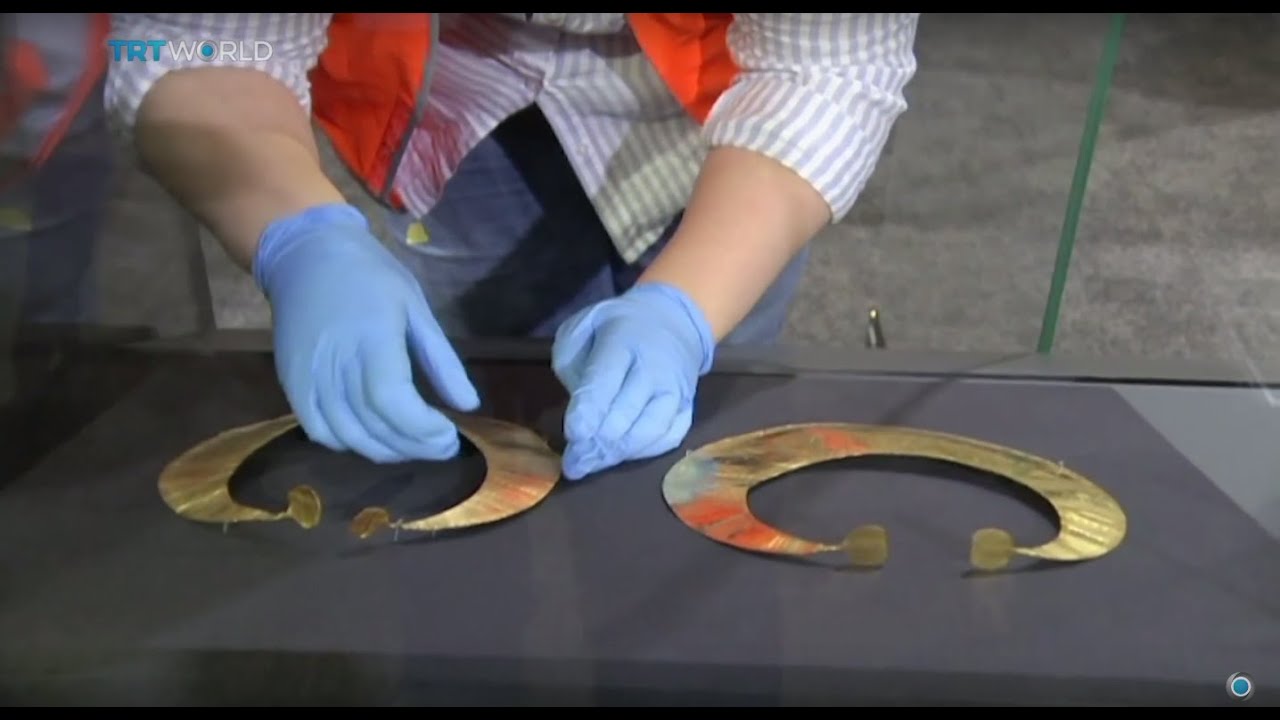 Showcase: A History of the World in 100 Objects - YouTube