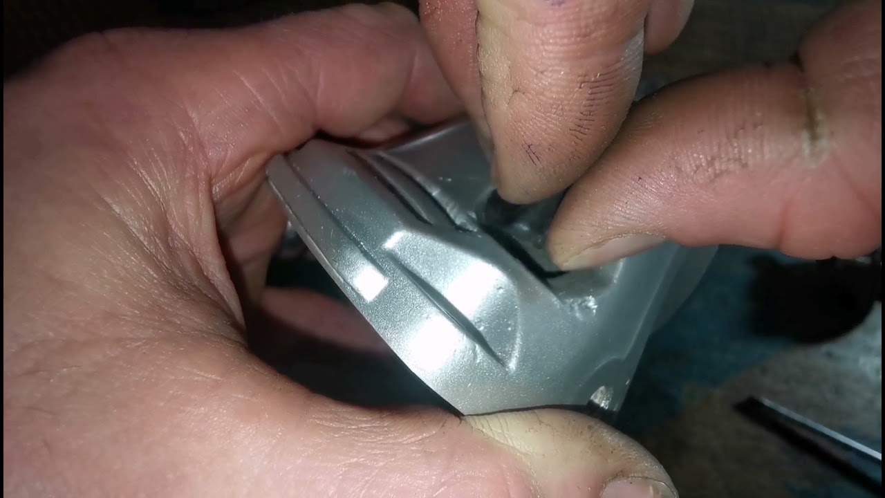 HOW TO FIX OR REPLACE THE BLADE LOCK BUTTON ON A 18V MAKITA GRINDER ...