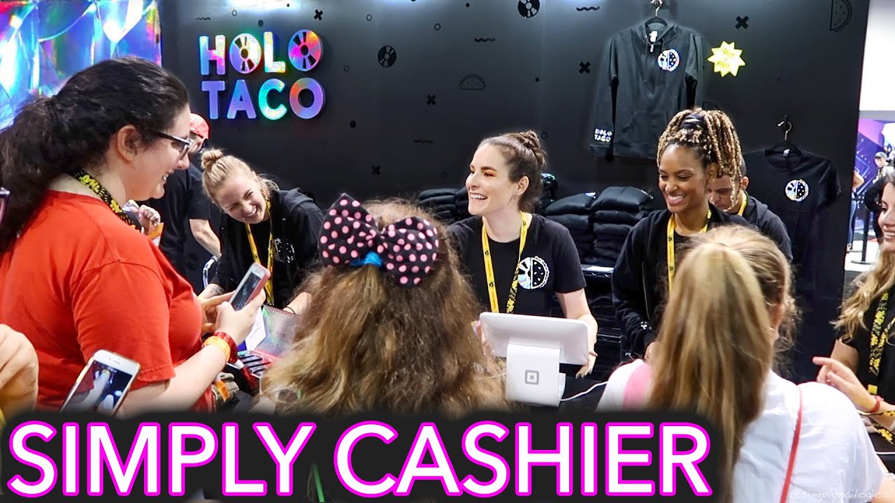 I worked at my Holo Taco booth | VidCon 2019 - YouTube