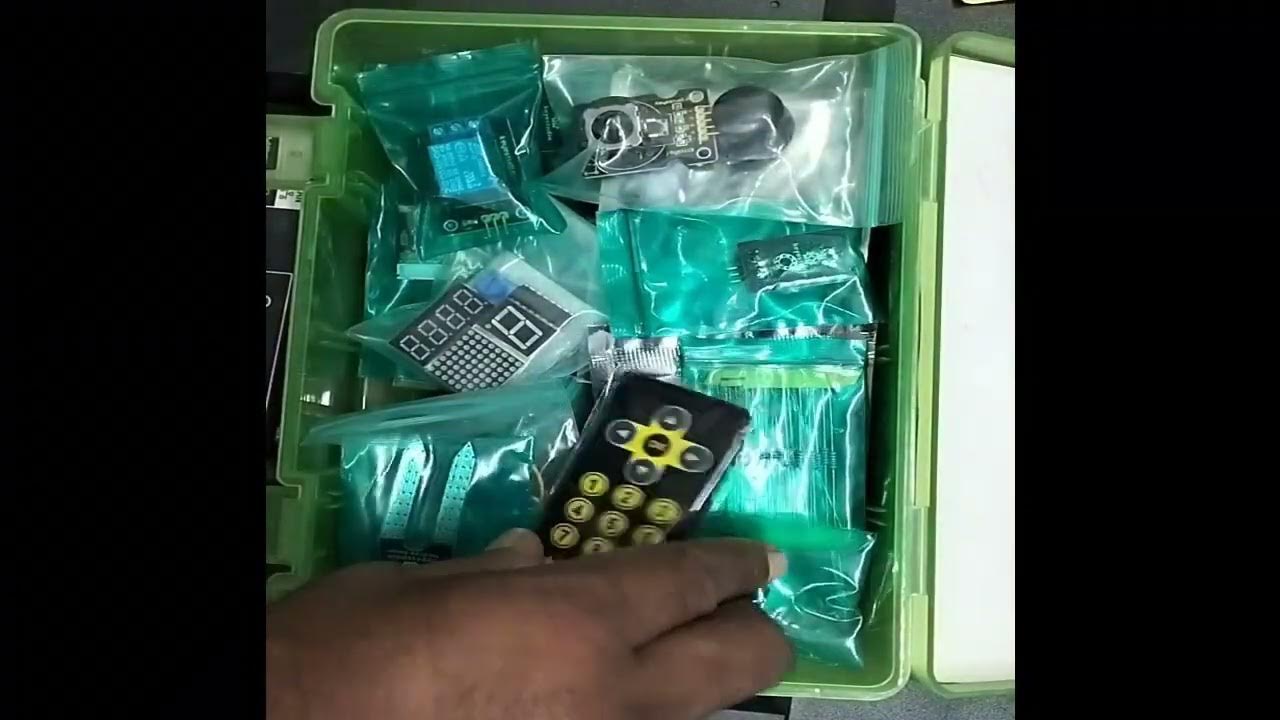 ARDUINO SUPER LEARNING KIT WITH UNO R3 - YouTube