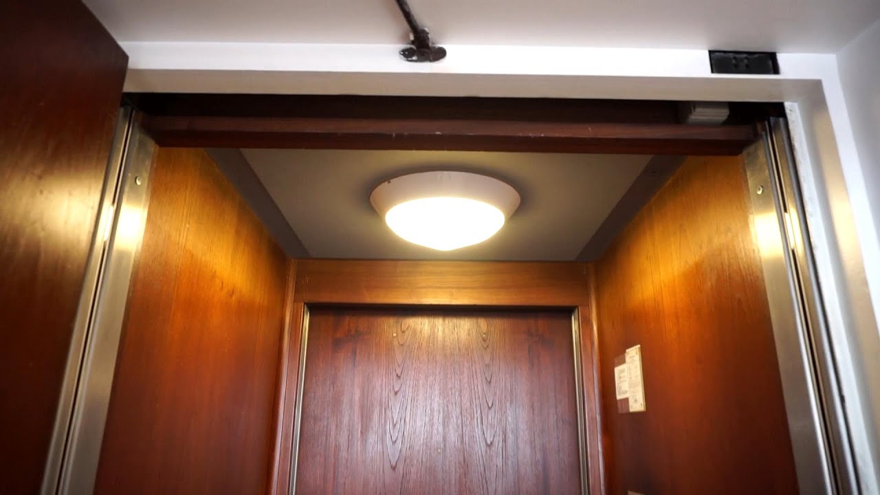 1960 Thomas B. Thrige bottom-drive traction elevator @ Esperance Alle ...