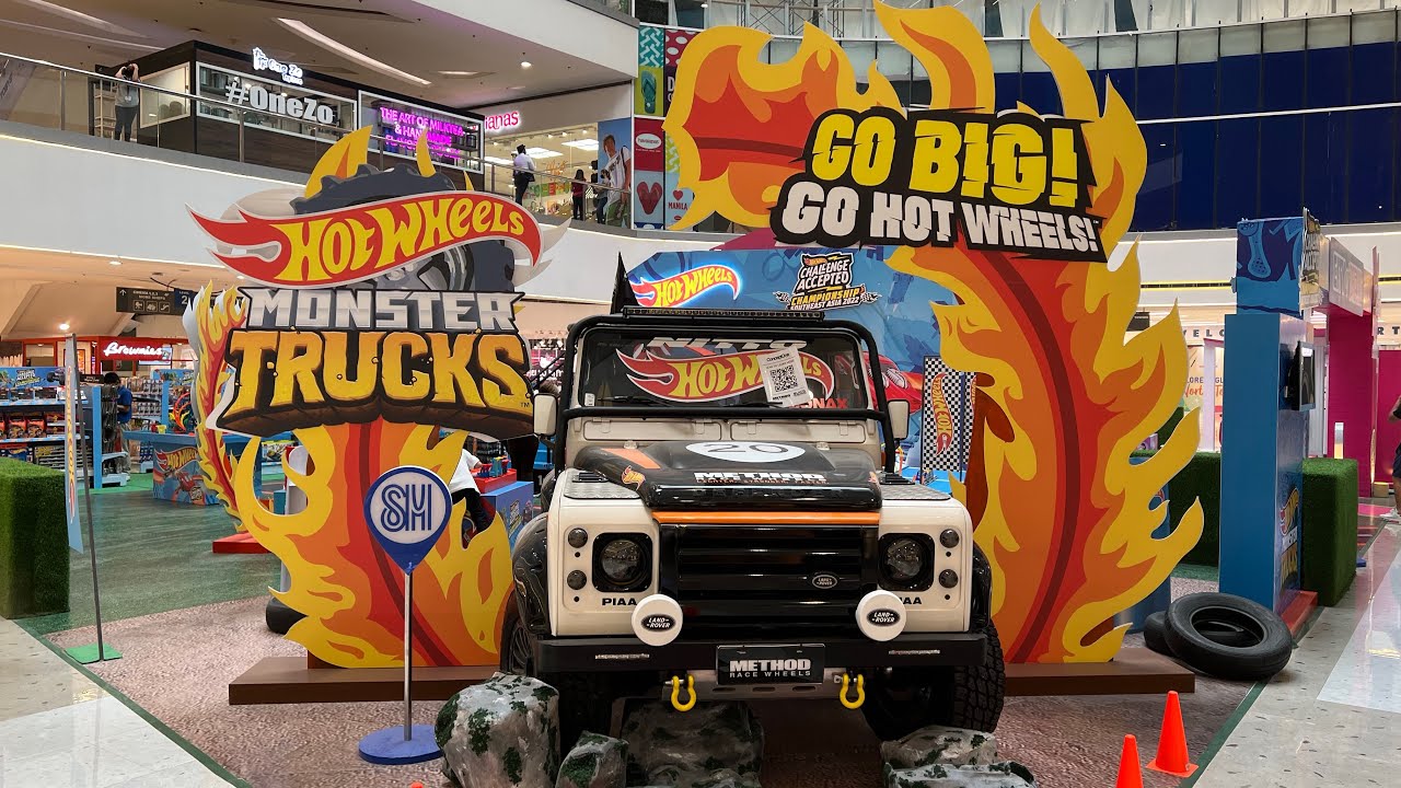 Go Big! Go HOT WHEELS event and weekend TOY HUNTING! - YouTube
