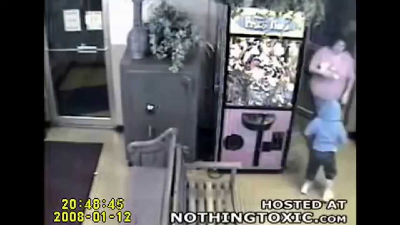 The innocence of a child... (Child trapped in vending machine) - YouTube