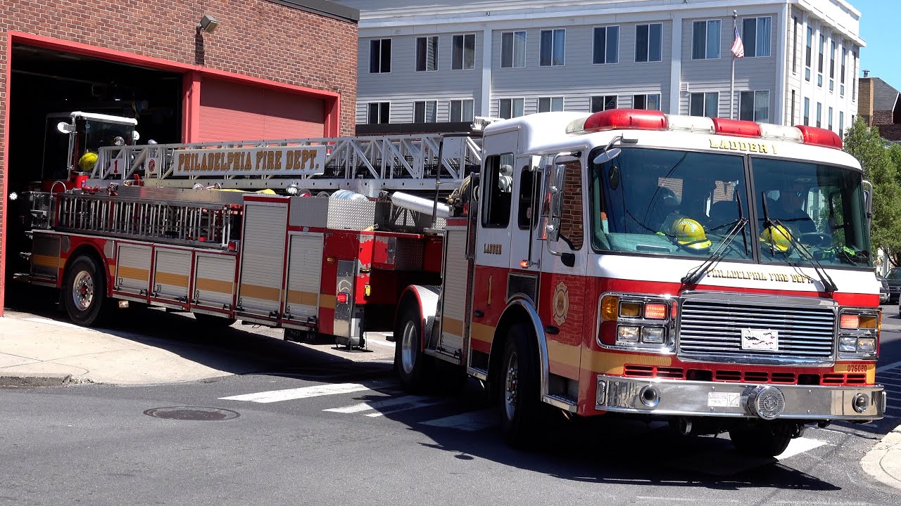 Philadelphia Fire Department Ladder 1 Responding - YouTube