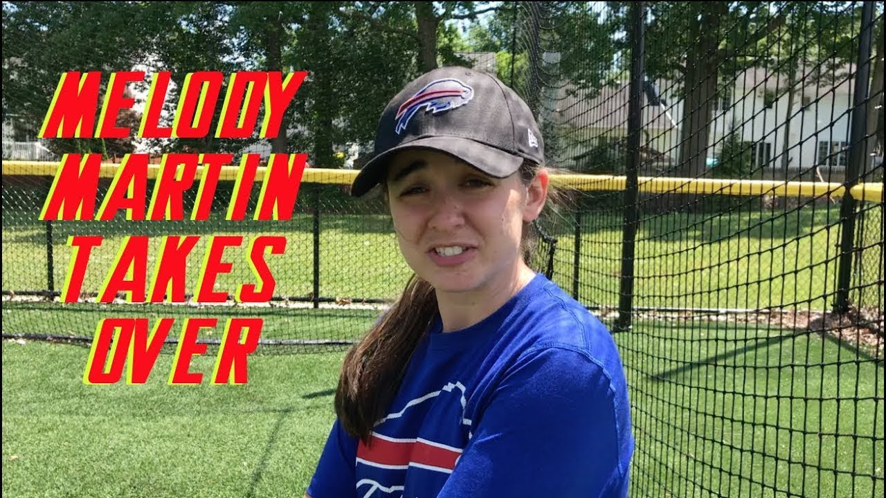 Melody Martin Takes Over: Putting Challenge Edition! - YouTube