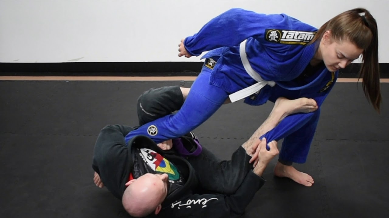 BJJ Spider Guard to Short hook to Sweep - YouTube