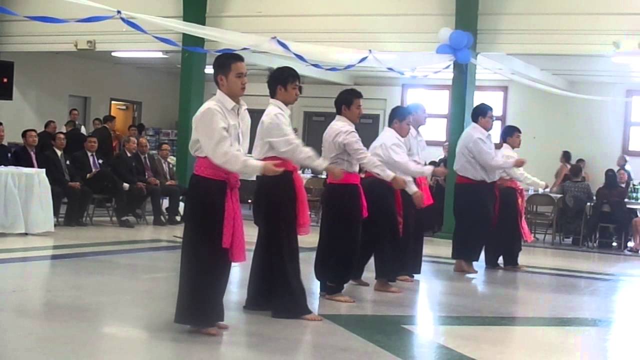 H.M.O.N.G. All Guy Traditional Dance - YouTube