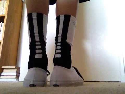 Rare nike elite 2.0 socks white/black on feet