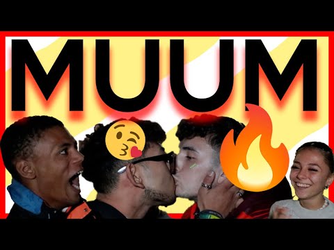 La Muum [ENTREVISTES PEL CARRER] - YouTube