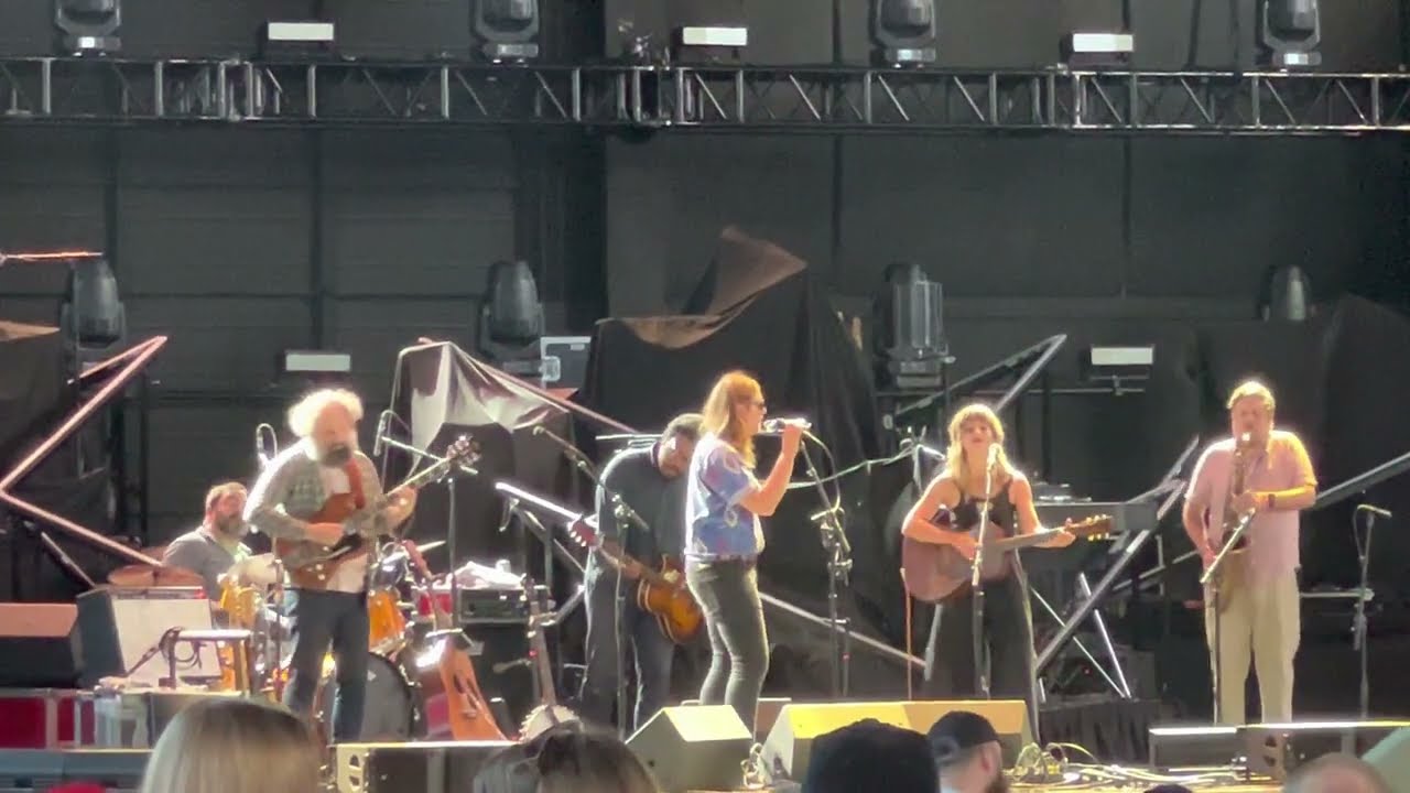 Bonny Light Horseman play Bonny Light Horseman from the album Bonny ...