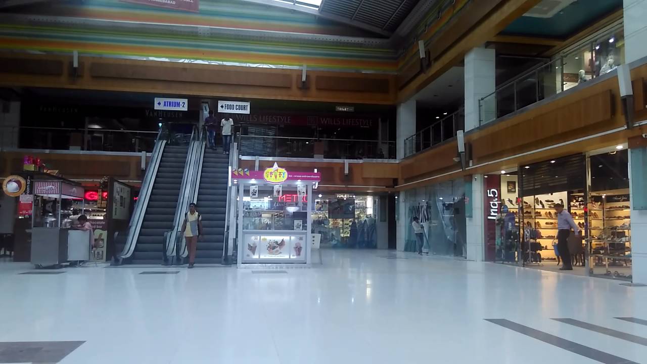 ISCON Mega Mall, ahmedabad, gujarat. - YouTube