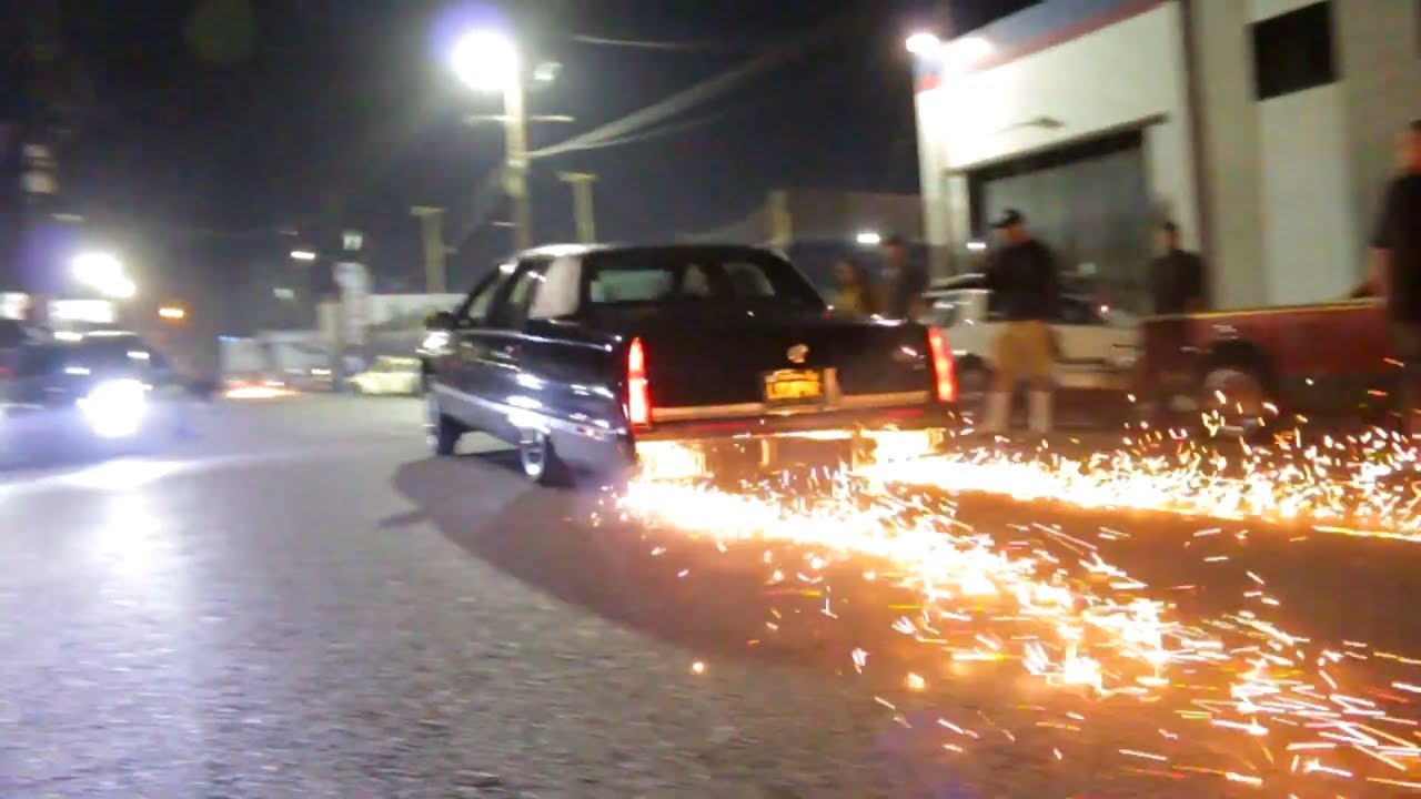 Lowrider Cruise Night Downtown LA Scraper Battles - YouTube