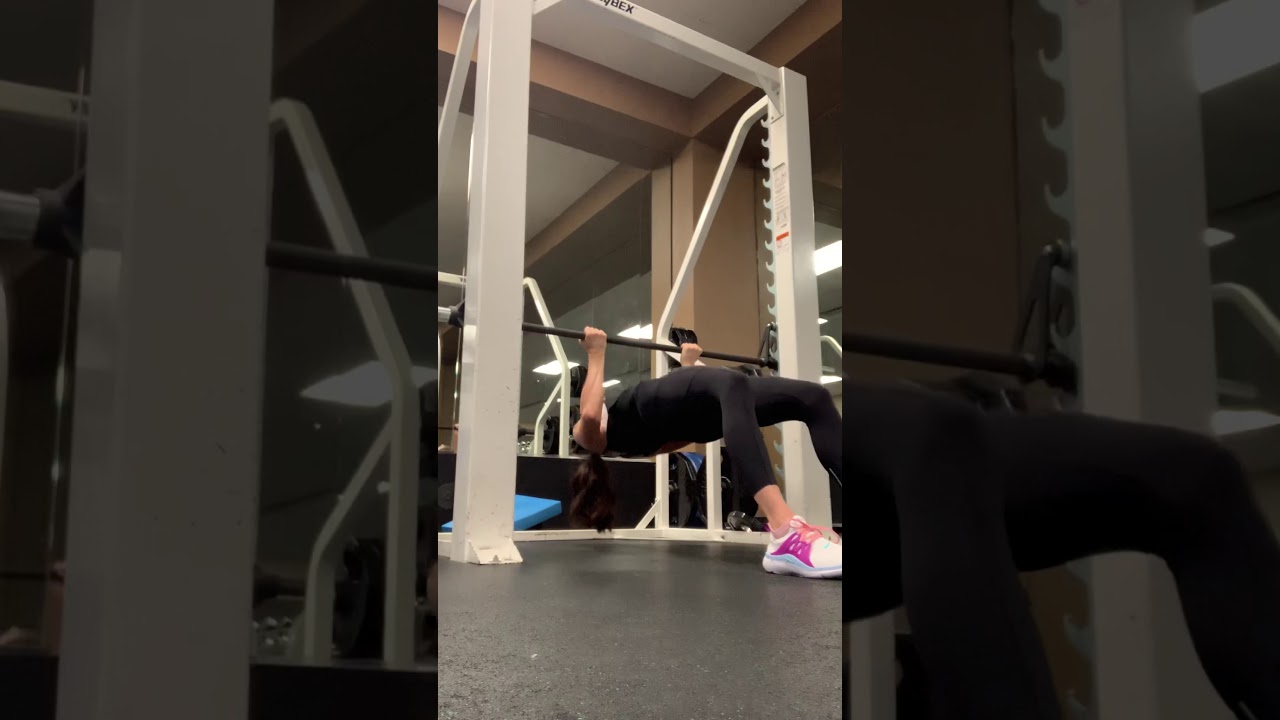 Smith machine inverted row - YouTube