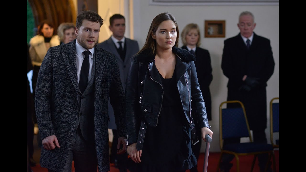 EastEnders reveals Lauren exit scenes after Abi's funeral? - YouTube