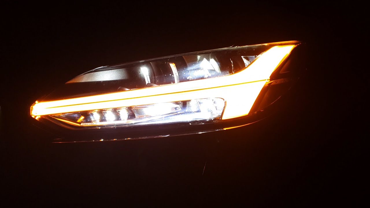 2019 Volvo S90 - Full LED Active High Beam - YouTube