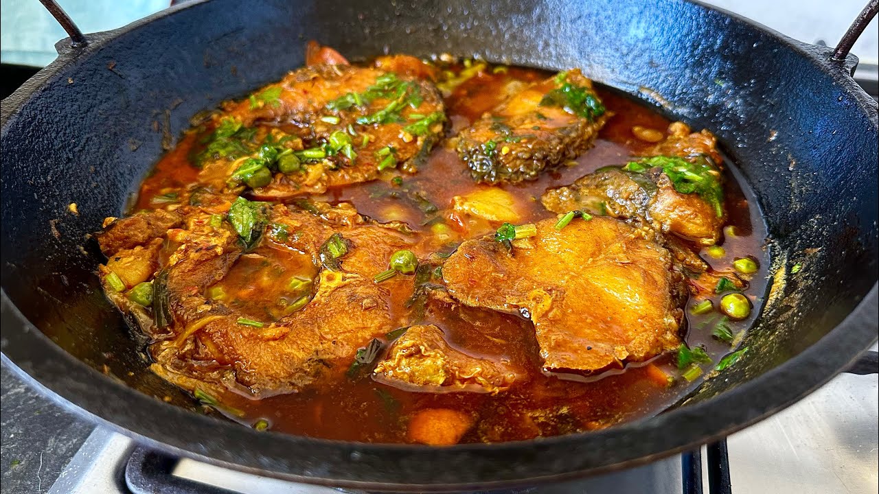 Manipuri style fried fish curry/ Nga Ataoba Thongba || Harvesting Figs ...
