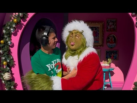 Thomas running to the Grinch to give him a hug #shorts # ...