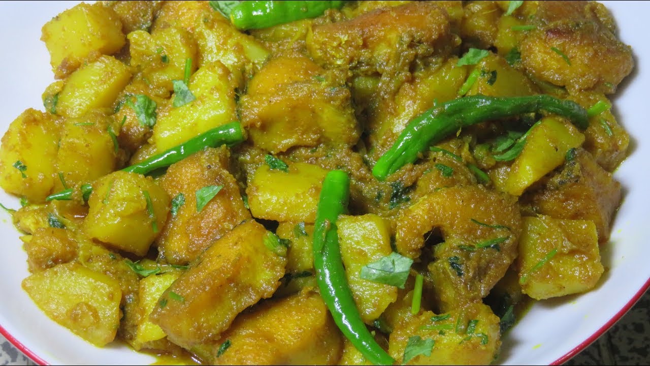 আলু দিয়ে শোল মাছ । Alu Diye Shol Mach | Snakehead Murrel with potato ...
