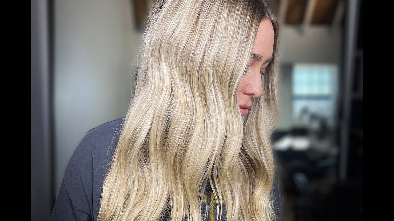 Dakota: Blending Blondes - ESSENTIAL Hair Academy - YouTube