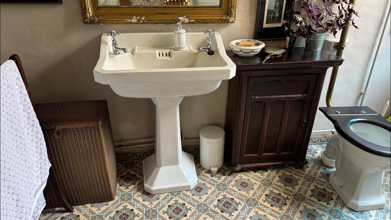 Deep Cleaning Bathroom Sink Zone 3 FlyLady Cleaning System - YouTube