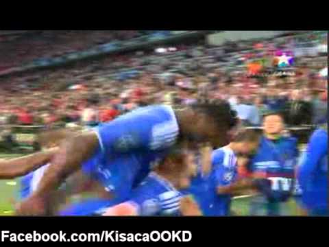 Essienin poposu acıldı ( Essien in the bottom is opened )  (Essien opened in awful )