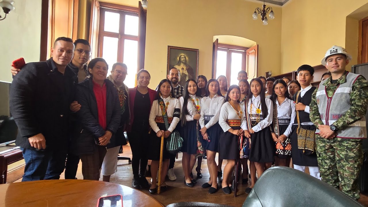 Grado 11, resguardo Indigena de Aponte, recorrido por la Gobernación de ...