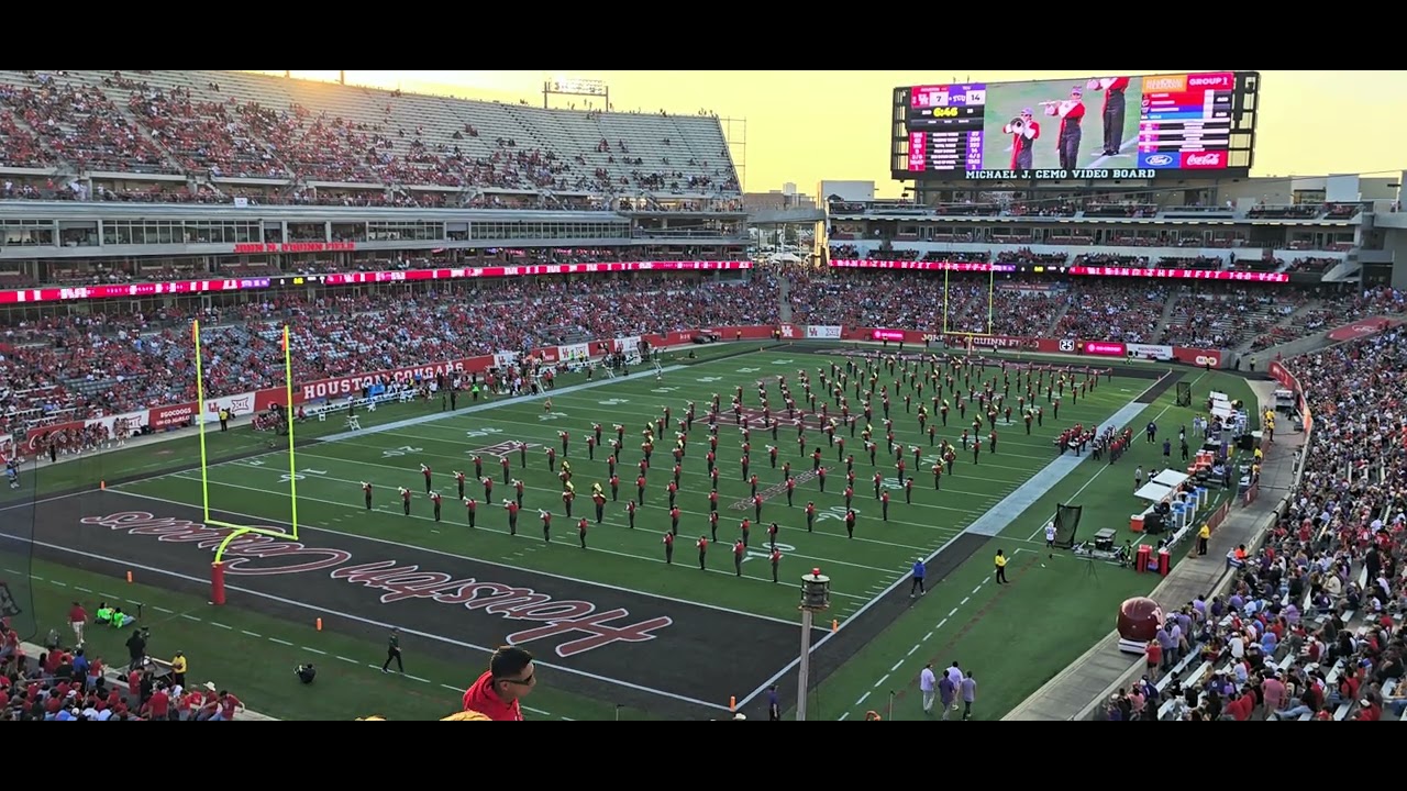 The Spirit of Houston [Cougars] Marching Band halftime show at game vs ...